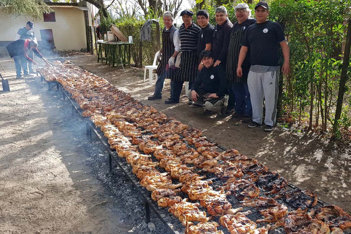 Realizaron una pollada solidaria para ayudar al cabo Castro Lima ...