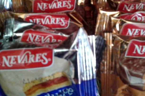 La ANMAT prohibió la comercialización de alfajores, galletitas, budines ...