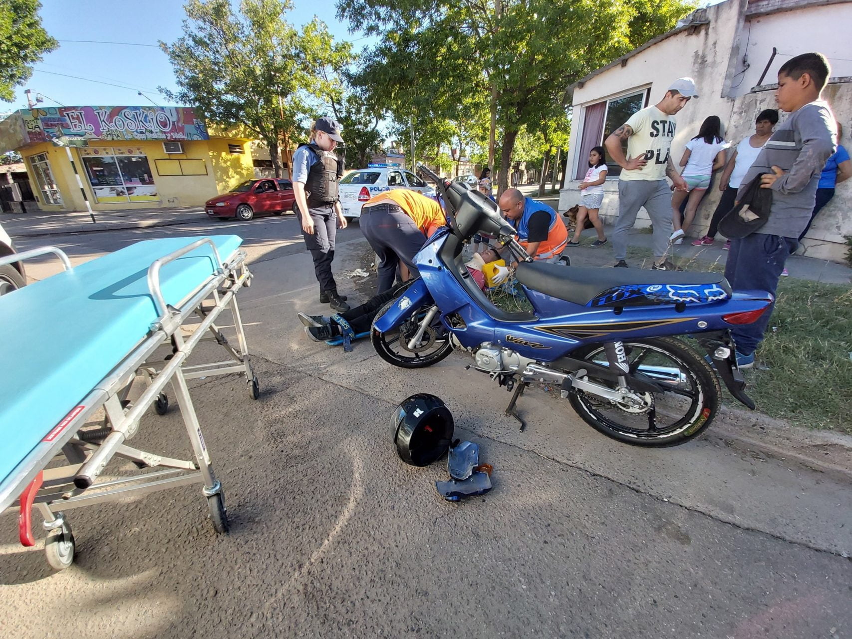 Fuerte Choque Entre Una Moto Y Un Auto En Calle 31 Bis Y 40 Un Joven