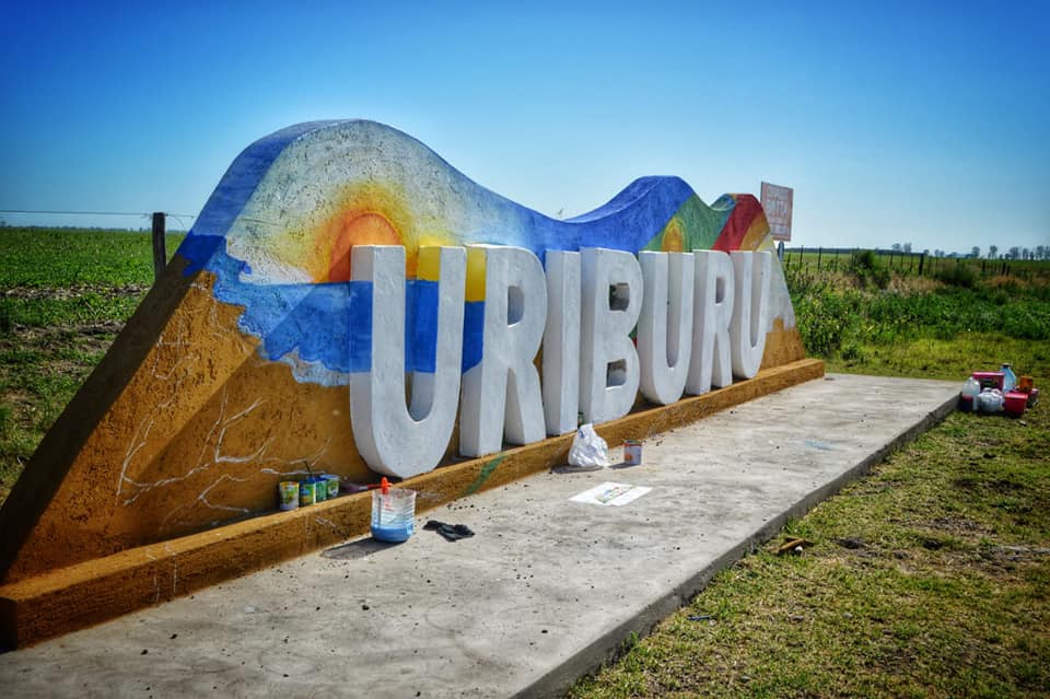 Uriburu presentó un hermoso mural que muestra lo más significativo de ...