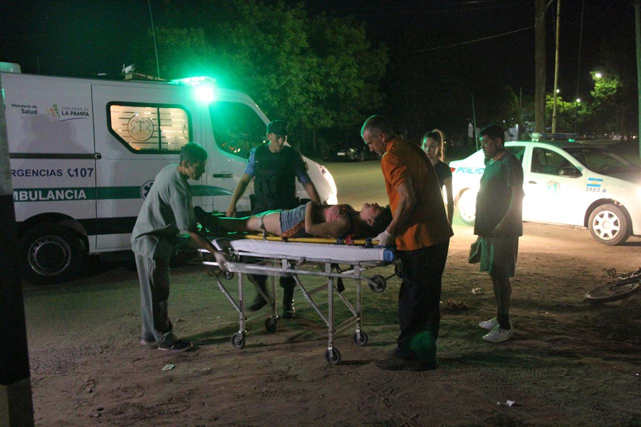 Choque Entre Auto Y Moto En Calle 29 Y 34 Dos Mujeres Fueron