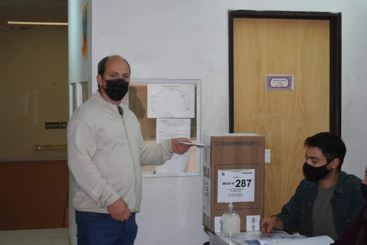 “Estamos eligiendo qué país queremos, esto no es un diputado o senador ...