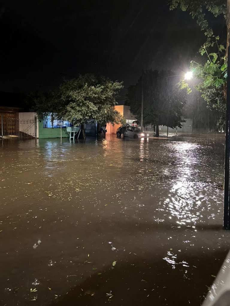 Impresionante tormenta de lluvia, viento y piedra en General Pico ...