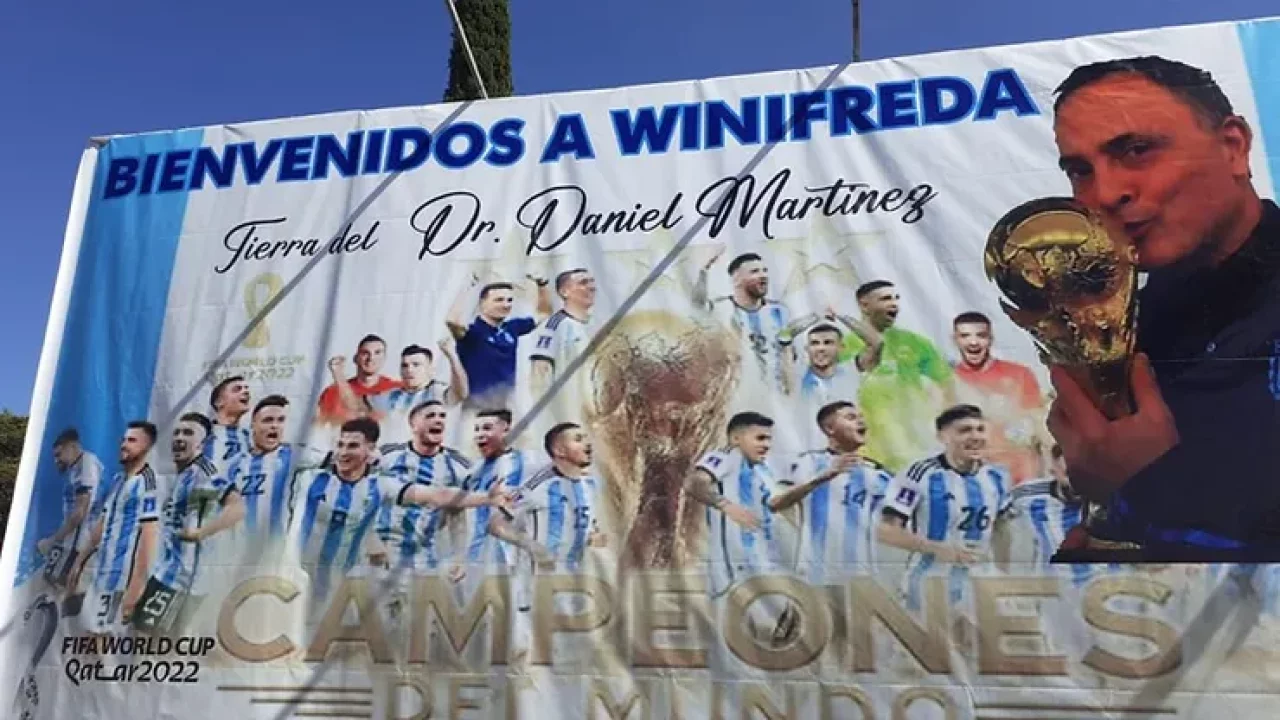 Lo que soñó como futbolista, lo cumplió como médico: Conoce la historia ...