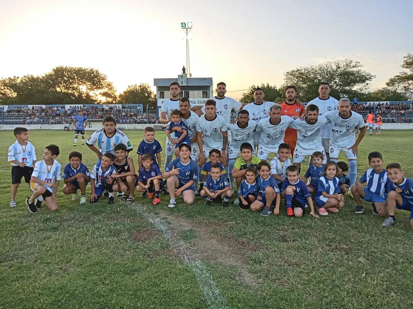 Alvear Fbc Terminó Con 10 Jugadores Y Se Trajo Un Empate De San