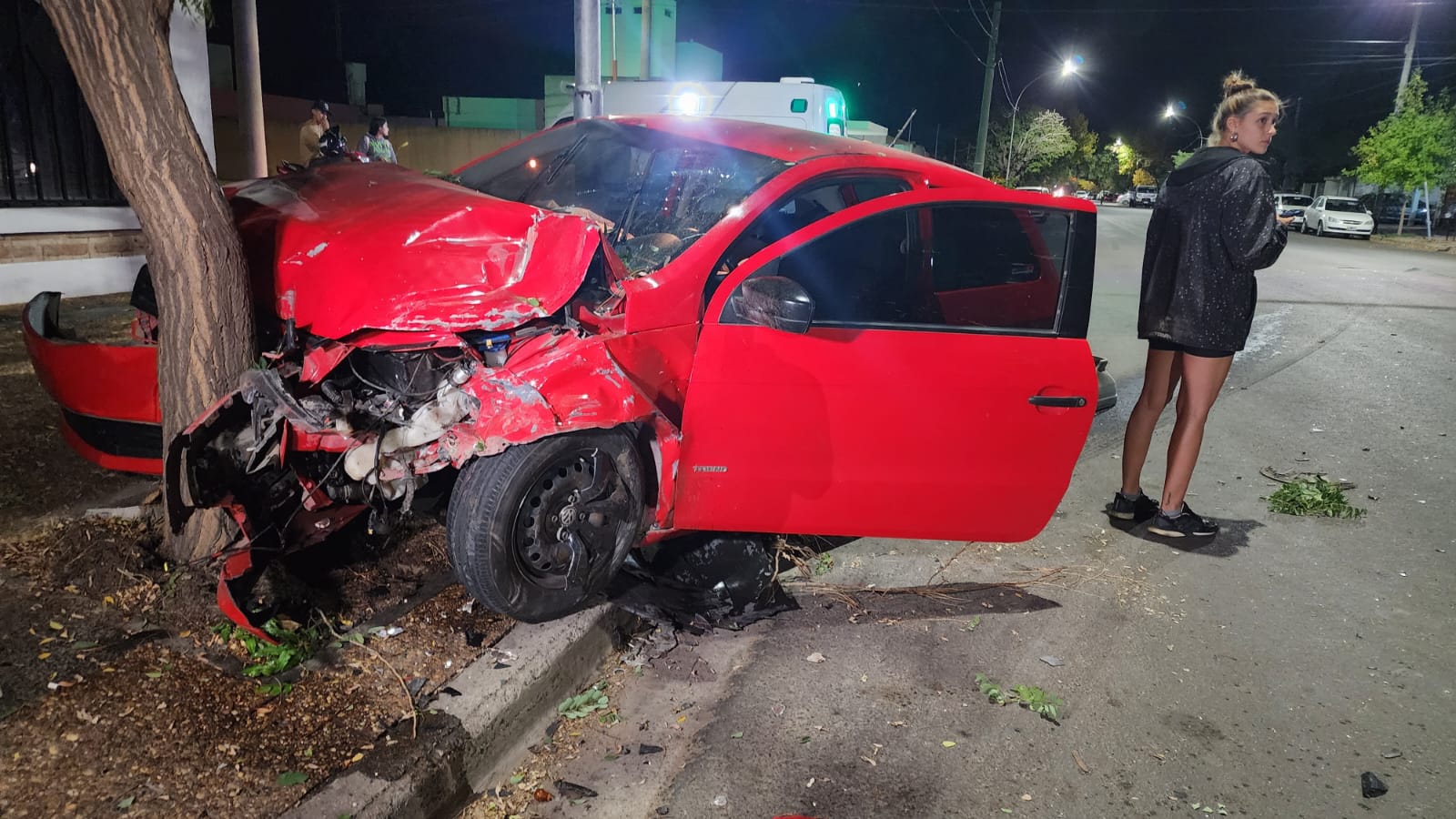 Fuerte choque en la esquina de las calles 20 y 103: uno de los ...