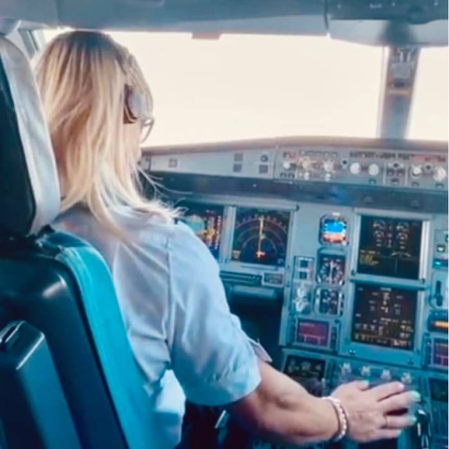 Traniela se convirtió en la primera mujer trans en pilotear un avión de ...