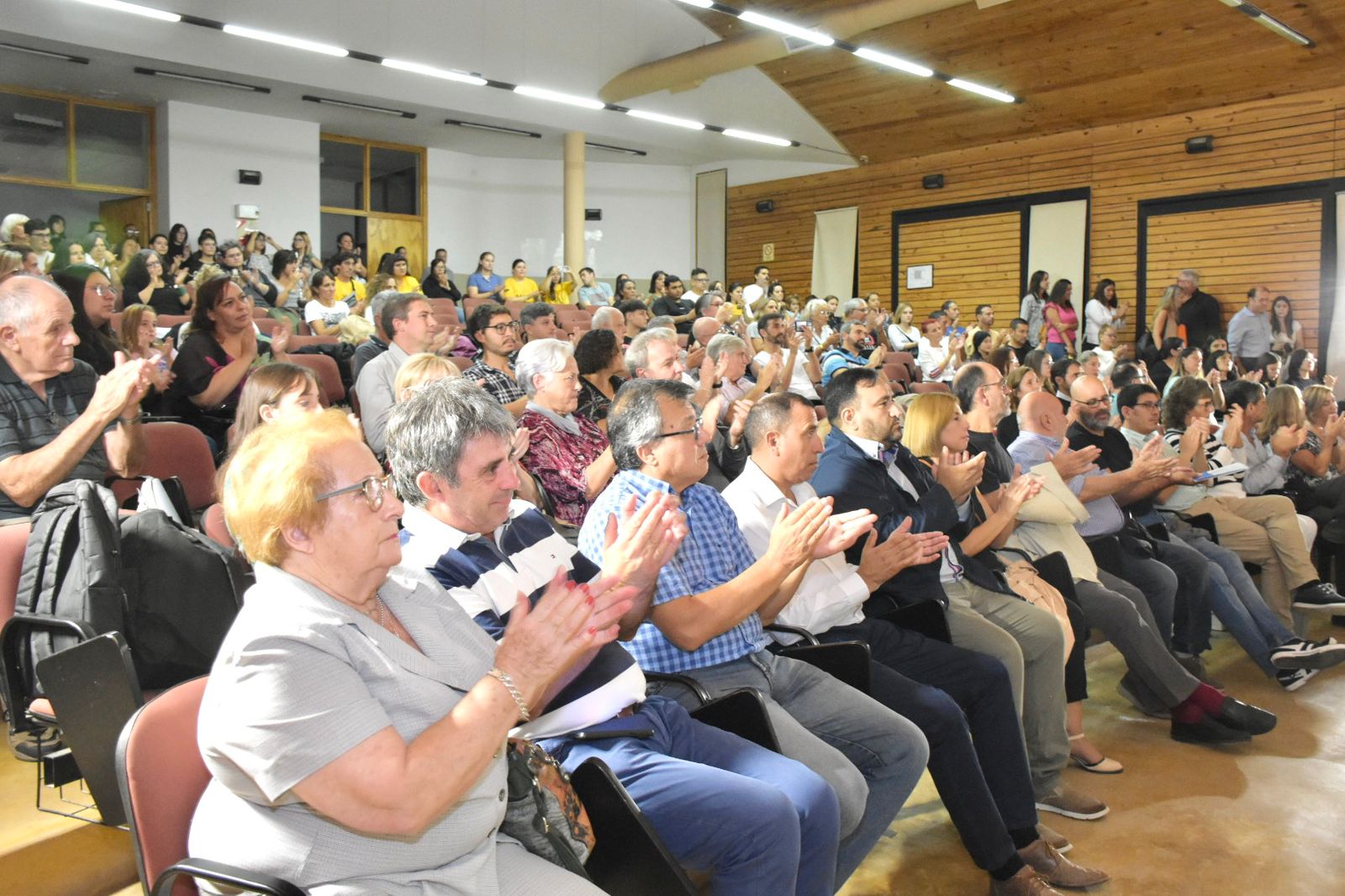 El municipio acompañó la vigilia de la UNLPam por el día de la Memoria ... El municipio acompañó la vigilia de la UNLPam por el día de la Memoria ...