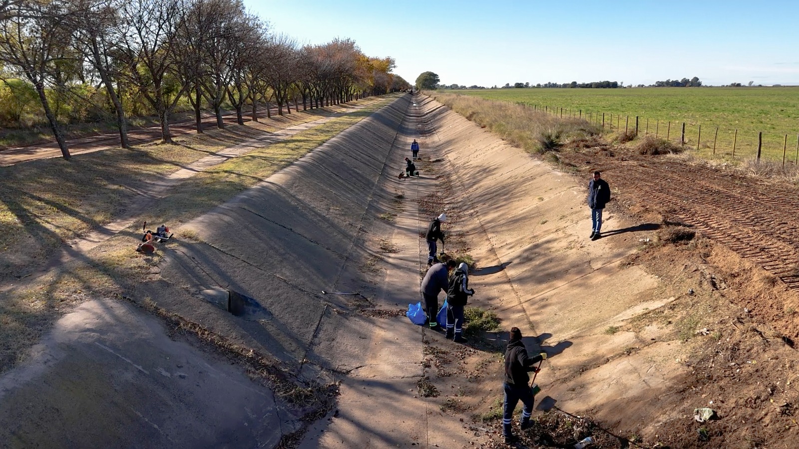 Limpieza de canales pluviales y en la reserva natural urbana: “buscamos ...