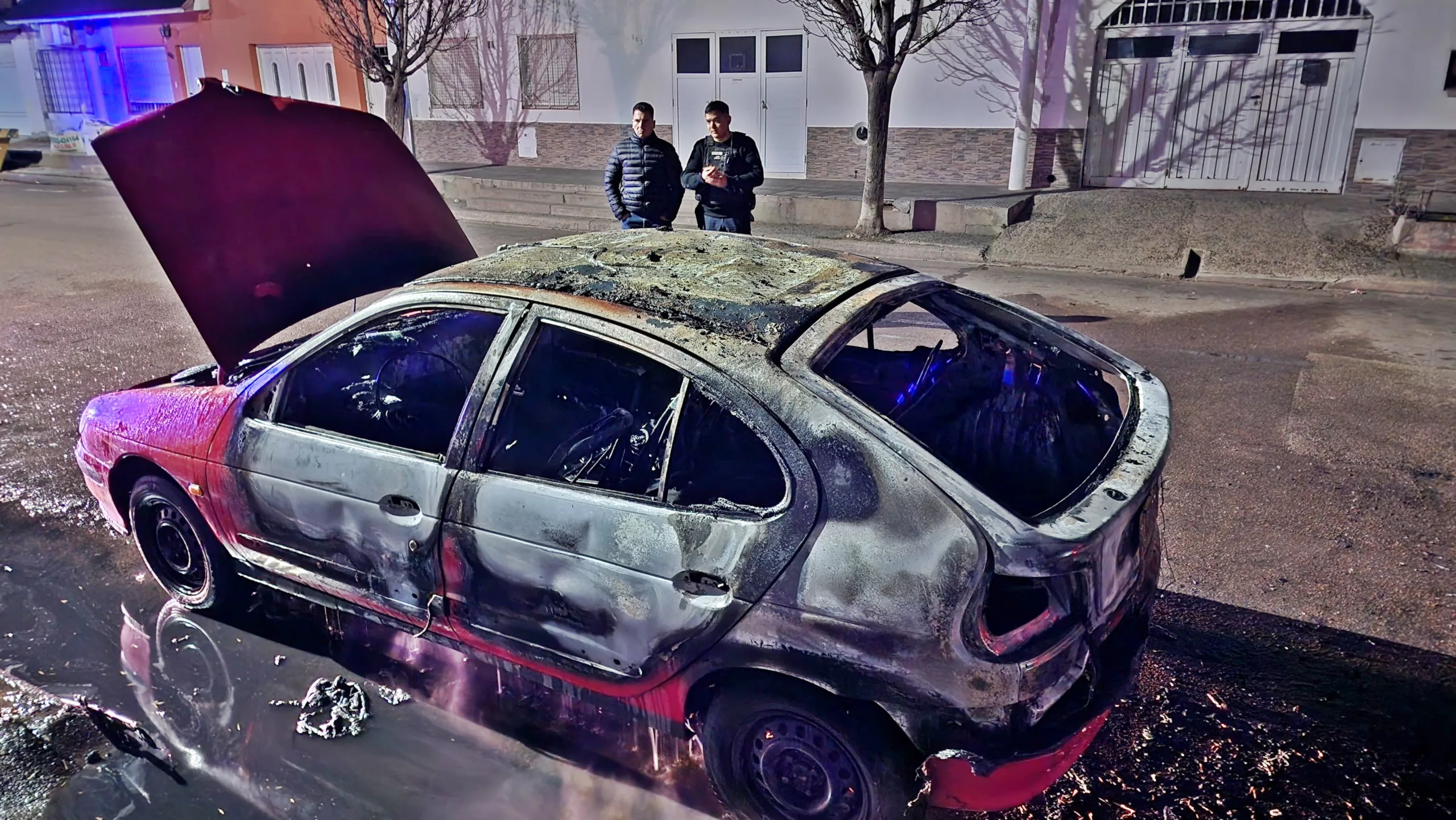 Auto destruido tras incendio: investigan posible intencionalidad ...