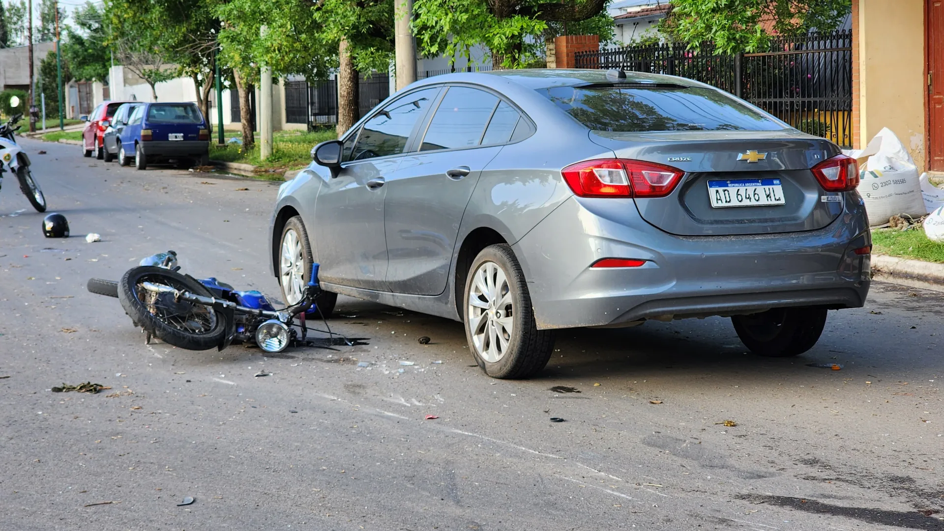 Grave accidente vial en Calle 5 y 300: choque entre motos y auto deja ...
