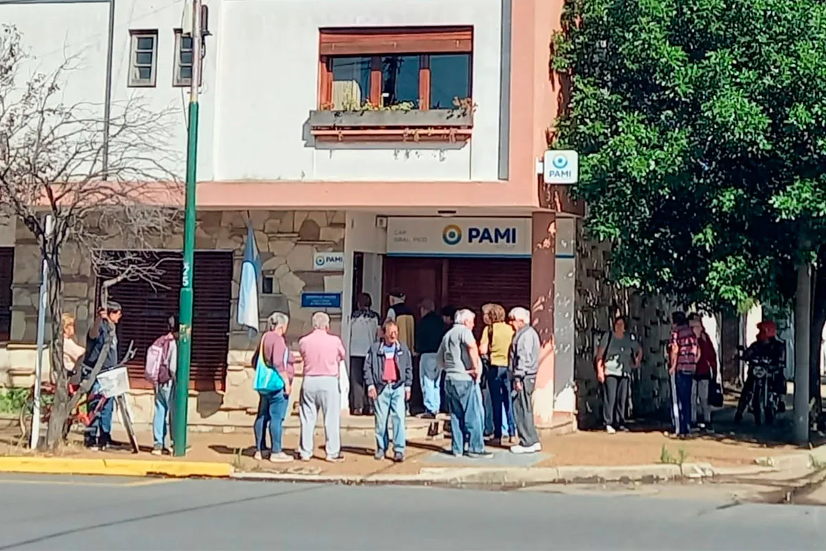 Pami General Pico: largas colas de jubilados para no perder ...
